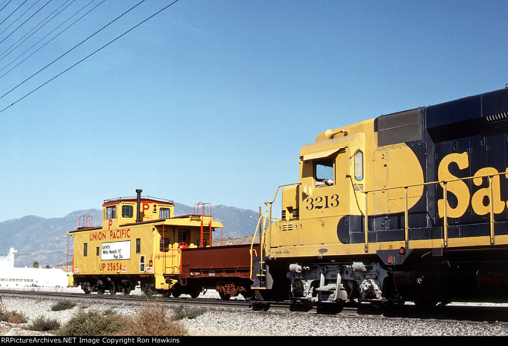 ATSF 3213 and UP 25654